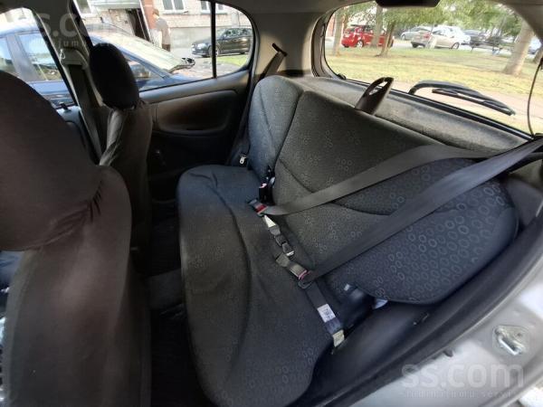 Grey Toyota Yaris 2004 in Daugavpils, with an engine capacity of 1.40 L and mileage of 290 thousand km for 1200 €, photo 8 on AUTOMOTO.COM.LV