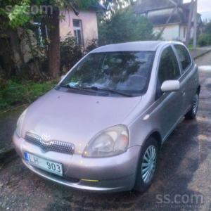 Pelēks Toyota Yaris 2004 Daugavpils, ar dzinēja tilpumu 1.40 L un nobraukumu 242 tūkst. km par 1000 €, foto 3 vietnē AUTOMOTO.COM.LV