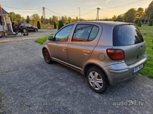 Pelēks Toyota Yaris 2004 Tallina, ar dzinēja tilpumu 1.30 L un nobraukumu 0 tūkst. km par 500 €, foto 3 vietnē AUTOMOTO.COM.LV