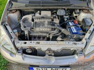 Pelēks Toyota Yaris 2004 Tallina, ar dzinēja tilpumu 1.30 L un nobraukumu 0 tūkst. km par 500 €, foto 6 vietnē AUTOMOTO.COM.LV