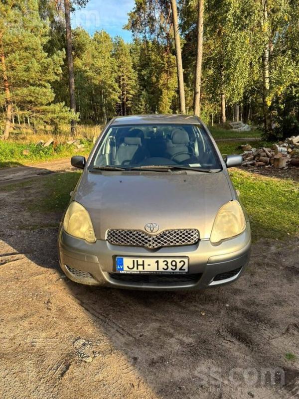 Grey Toyota Yaris 2004 in Daugavpils, with an engine capacity of 1.40 L and mileage of 276 thousand km for 900 €, photo 4 on AUTOMOTO.COM.LV