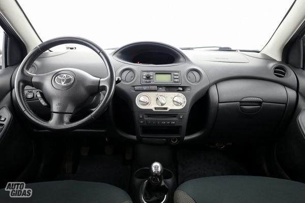 Pelēks Toyota Yaris 2005 Tallina, ar dzinēja tilpumu 1.30 L un nobraukumu 179 tūkst. km par 1199 €, foto 5 vietnē AUTOMOTO.COM.LV
