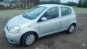 Pelēks Toyota Yaris 2005 Viļņa, ar dzinēja tilpumu 1.30 L un nobraukumu 182 tūkst. km par 1300 €, foto 2 vietnē AUTOMOTO.COM.LV