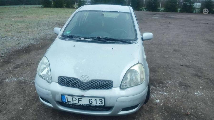 Pelēks Toyota Yaris 2005 Viļņa, ar dzinēja tilpumu 1.30 L un nobraukumu 182 tūkst. km par 1300 €, foto 9 vietnē AUTOMOTO.COM.LV