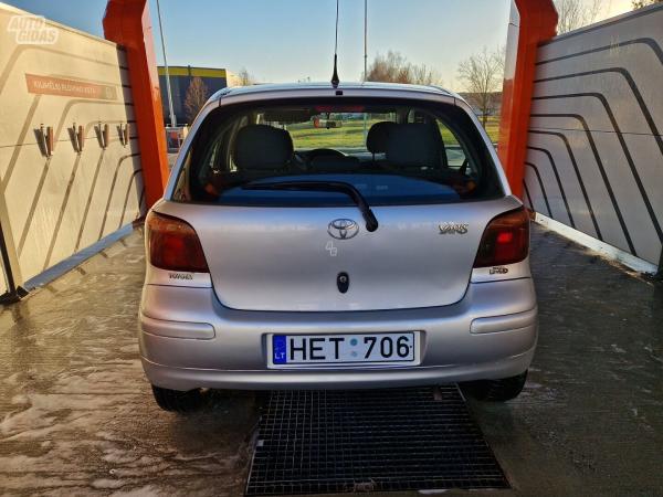 Grey Toyota Yaris 2005 in Kaisiadorys, with an engine capacity of 1.40 L and mileage of 300 thousand km for 1700 €, photo 4 on AUTOMOTO.COM.LV