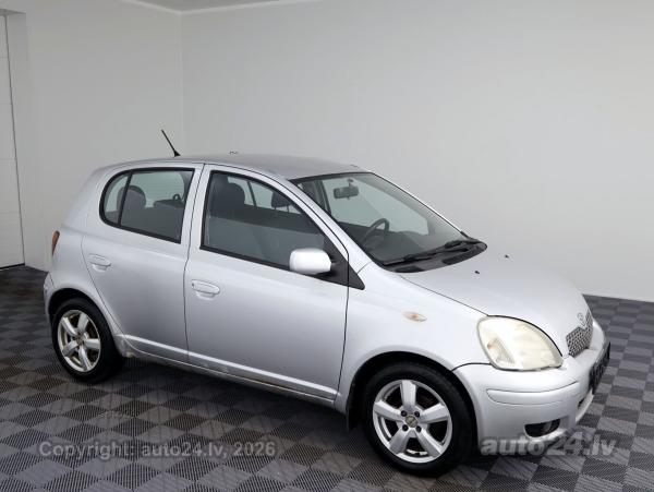 Pelēks Toyota Yaris 2005 Tallina, ar dzinēja tilpumu 1.50 L un nobraukumu 225 tūkst. km par 899 €, foto 1 vietnē AUTOMOTO.COM.LV