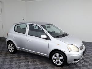Pelēks Toyota Yaris 2005 Tallina, ar dzinēja tilpumu 1.50 L un nobraukumu 225 tūkst. km par 899 €, foto  vietnē AUTOMOTO.COM.LV