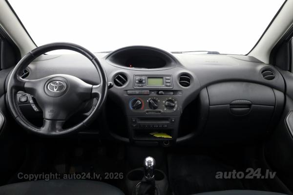 Pelēks Toyota Yaris 2005 Tallina, ar dzinēja tilpumu 1.50 L un nobraukumu 225 tūkst. km par 899 €, foto 5 vietnē AUTOMOTO.COM.LV
