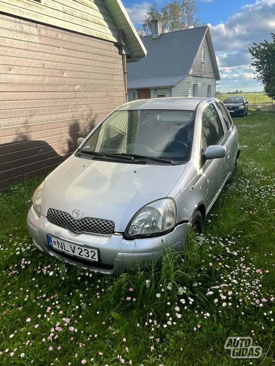 Grey Toyota Yaris 2005 in Jonava, with an engine capacity of 1.40 L and mileage of 250 thousand km for 500 €, photo 1 on AUTOMOTO.COM.LV