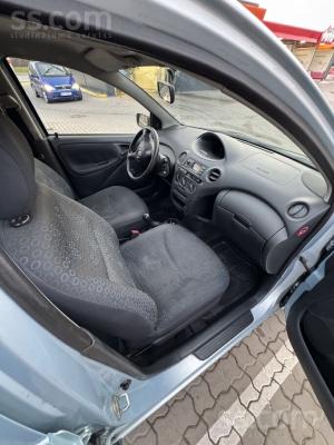 Pelēks Toyota Yaris 2005 Rīga, ar dzinēja tilpumu 1.30 L un nobraukumu 263 tūkst. km par 1250 €, foto 5 vietnē AUTOMOTO.COM.LV