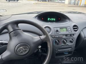 Pelēks Toyota Yaris 2005 Rīga, ar dzinēja tilpumu 1.30 L un nobraukumu 263 tūkst. km par 1250 €, foto 8 vietnē AUTOMOTO.COM.LV