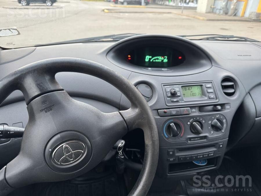 Pelēks Toyota Yaris 2005 Rīga, ar dzinēja tilpumu 1.30 L un nobraukumu 263 tūkst. km par 1250 €, foto 8 vietnē AUTOMOTO.COM.LV