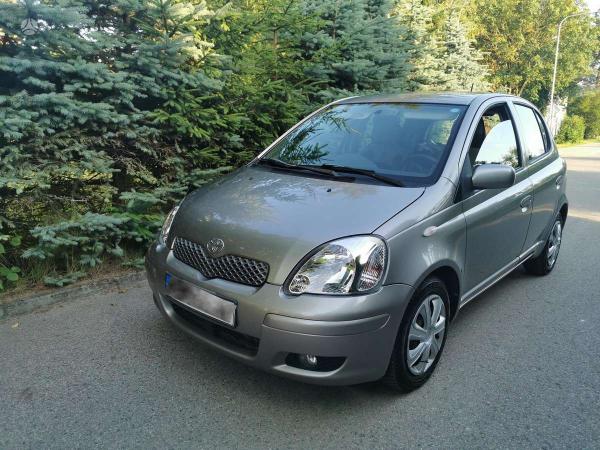 Grey Toyota Yaris 2005 in Kaunas, with an engine capacity of 1.40 L and mileage of 229 thousand km for 1650 €, photo 2 on AUTOMOTO.COM.LV