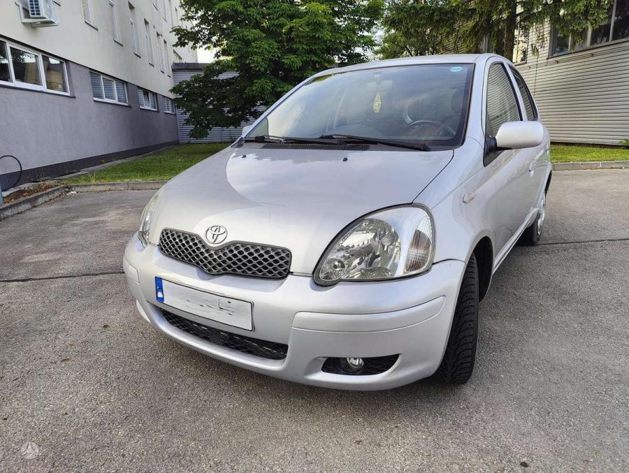 Grey Toyota Yaris 2005 in Kaunas, with an engine capacity of 1.30 L and mileage of 122 thousand km for 1850 €, photo 4 on AUTOMOTO.COM.LV