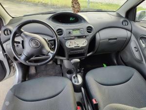 Grey Toyota Yaris 2005 in Kaunas, with an engine capacity of 1.30 L and mileage of 122 thousand km for 1850 €, photo 5 on AUTOMOTO.COM.LV