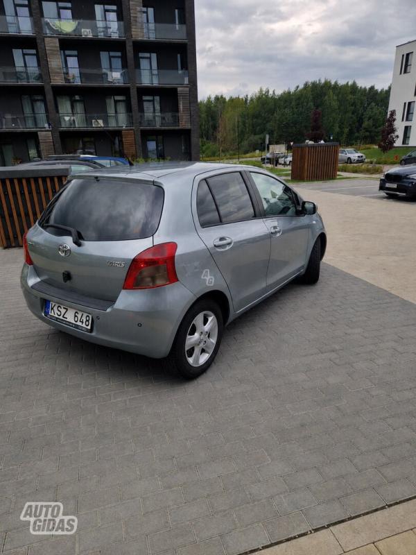 Grey Toyota Yaris 2005 in Vilnius, with an engine capacity of 1.30 L and mileage of 146 thousand km for 2000 €, photo 2 on AUTOMOTO.COM.LV