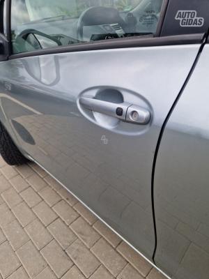 Pelēks Toyota Yaris 2005 Viļņa, ar dzinēja tilpumu 1.30 L un nobraukumu 146 tūkst. km par 2000 €, foto 6 vietnē AUTOMOTO.COM.LV