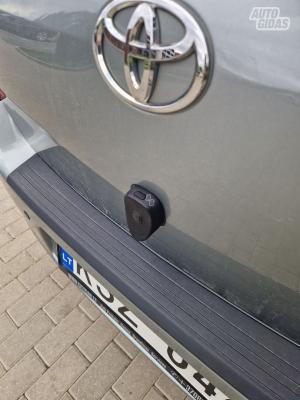 Pelēks Toyota Yaris 2005 Viļņa, ar dzinēja tilpumu 1.30 L un nobraukumu 146 tūkst. km par 2000 €, foto 7 vietnē AUTOMOTO.COM.LV