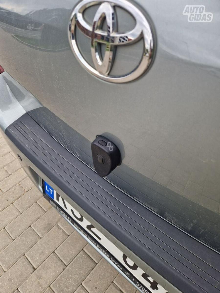 Pelēks Toyota Yaris 2005 Viļņa, ar dzinēja tilpumu 1.30 L un nobraukumu 146 tūkst. km par 2000 €, foto 7 vietnē AUTOMOTO.COM.LV
