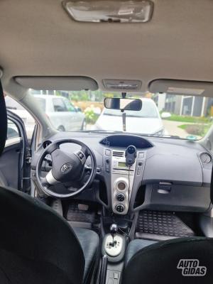 Pelēks Toyota Yaris 2005 Viļņa, ar dzinēja tilpumu 1.30 L un nobraukumu 146 tūkst. km par 2000 €, foto 15 vietnē AUTOMOTO.COM.LV