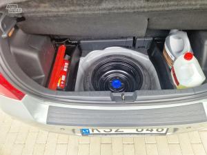 Pelēks Toyota Yaris 2005 Viļņa, ar dzinēja tilpumu 1.30 L un nobraukumu 146 tūkst. km par 2000 €, foto 21 vietnē AUTOMOTO.COM.LV