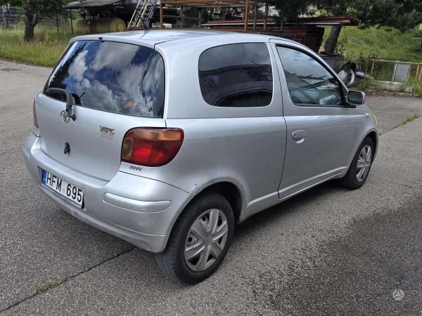 Pelēks Toyota Yaris 2005 Viļņa, ar dzinēja tilpumu 1.30 L un nobraukumu 242 tūkst. km par 1750 €, foto 6 vietnē AUTOMOTO.COM.LV