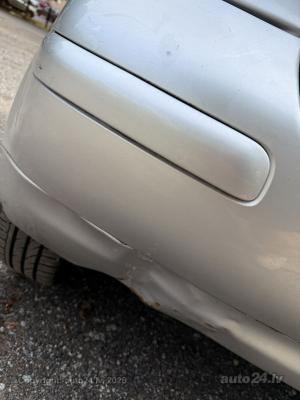 Pelēks Toyota Yaris 2005 Tallina, ar dzinēja tilpumu 1.30 L un nobraukumu 236 tūkst. km par 1200 €, foto 15 vietnē AUTOMOTO.COM.LV