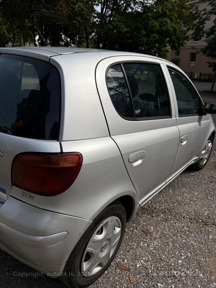 Pelēks Toyota Yaris 2005 Tallina, ar dzinēja tilpumu 1.30 L un nobraukumu 236 tūkst. km par 1200 €, foto 18 vietnē AUTOMOTO.COM.LV