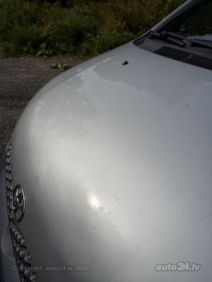 Pelēks Toyota Yaris 2005 Tallina, ar dzinēja tilpumu 1.30 L un nobraukumu 236 tūkst. km par 1200 €, foto 24 vietnē AUTOMOTO.COM.LV
