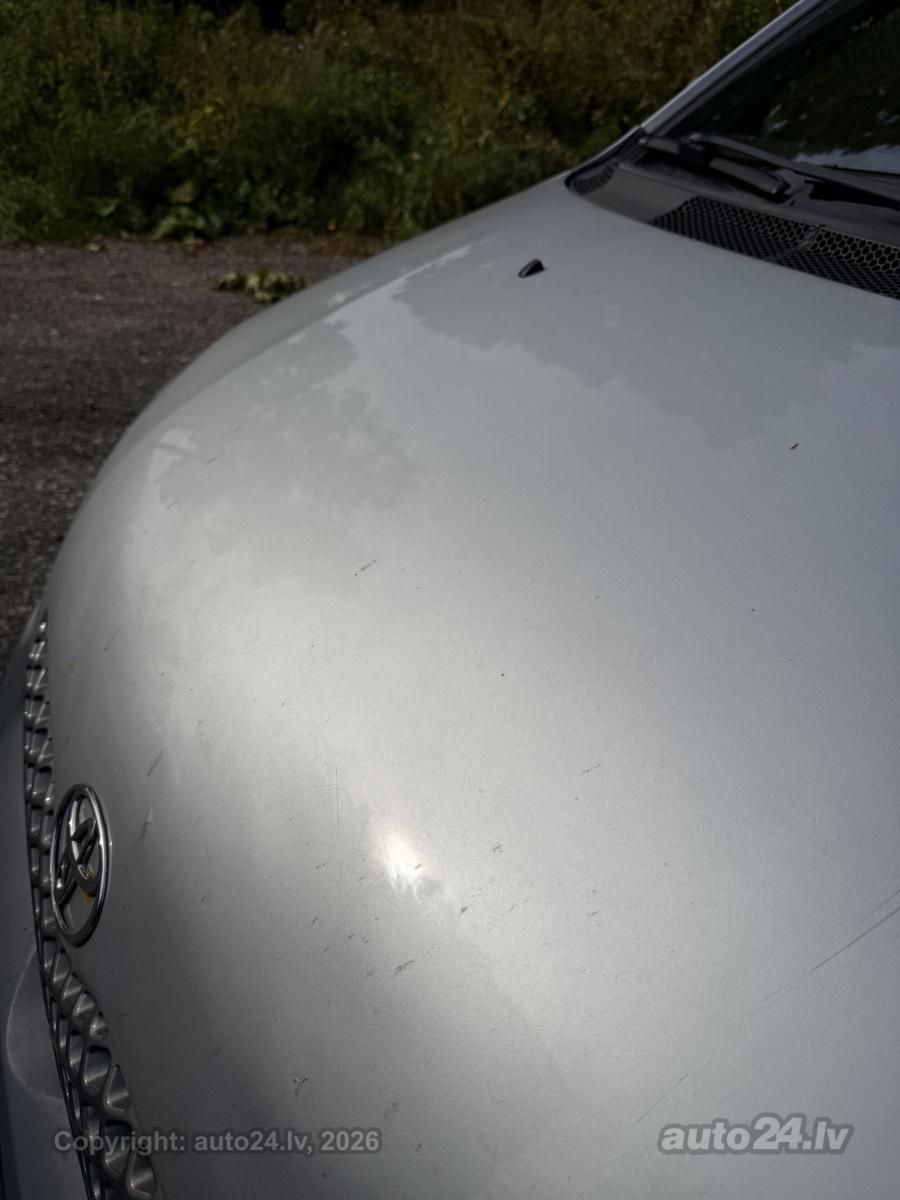 Pelēks Toyota Yaris 2005 Tallina, ar dzinēja tilpumu 1.30 L un nobraukumu 236 tūkst. km par 1200 €, foto 24 vietnē AUTOMOTO.COM.LV