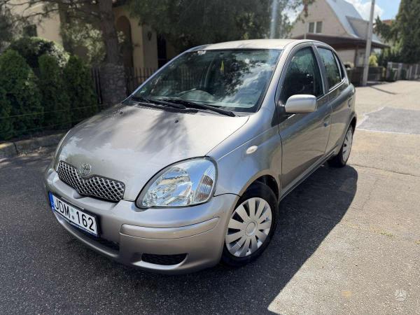Toyota Yaris 2005 Kauņa vietnē Pelēks Toyota Yaris 2005 Kauņa, ar dzinēja tilpumu 1.36 L un nobraukumu 237 tūkst. km par 990 €, foto 1 vietnē AUTOMOTO.COM.LV