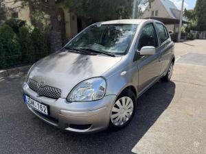 Pelēks Toyota Yaris 2005 Kauņa, ar dzinēja tilpumu 1.36 L un nobraukumu 237 tūkst. km par 990 €, foto  vietnē AUTOMOTO.COM.LV