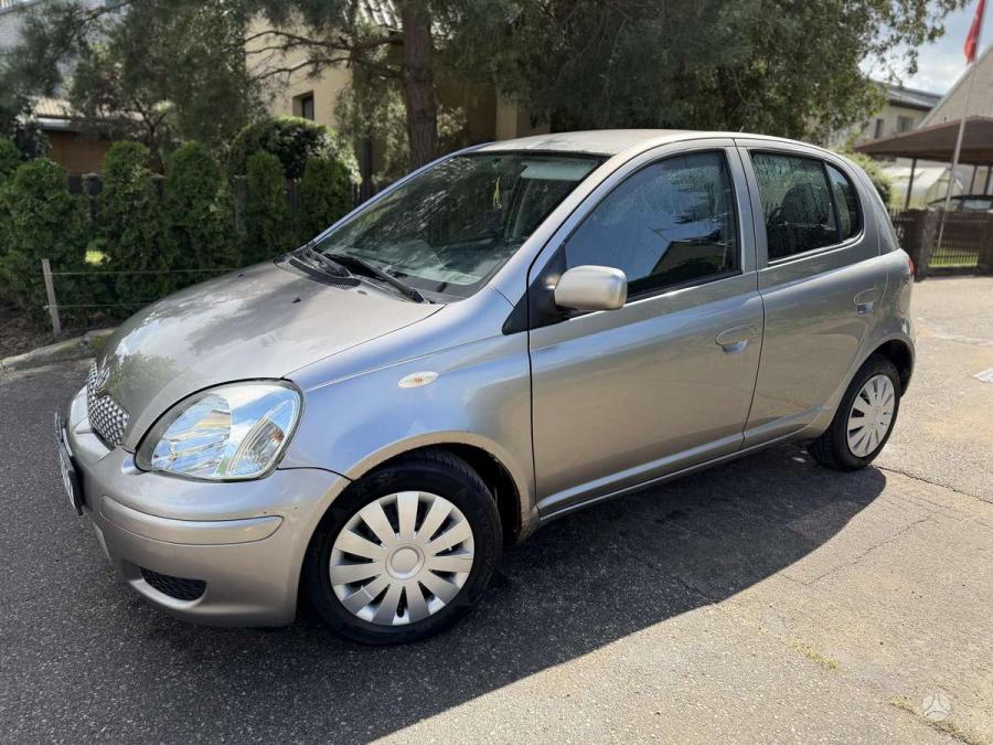 Pelēks Toyota Yaris 2005 Kauņa, ar dzinēja tilpumu 1.36 L un nobraukumu 237 tūkst. km par 990 €, foto 3 vietnē AUTOMOTO.COM.LV