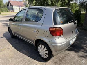 Pelēks Toyota Yaris 2005 Kauņa, ar dzinēja tilpumu 1.36 L un nobraukumu 237 tūkst. km par 990 €, foto 9 vietnē AUTOMOTO.COM.LV