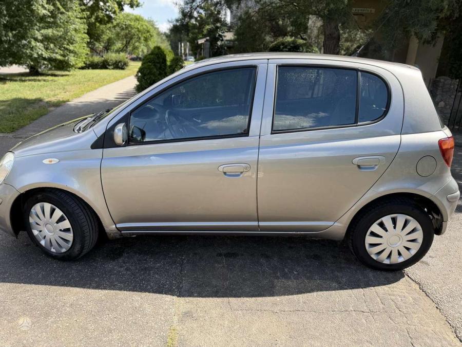 Pelēks Toyota Yaris 2005 Kauņa, ar dzinēja tilpumu 1.36 L un nobraukumu 237 tūkst. km par 990 €, foto 10 vietnē AUTOMOTO.COM.LV