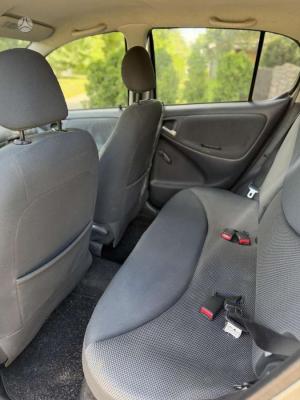 Pelēks Toyota Yaris 2005 Kauņa, ar dzinēja tilpumu 1.36 L un nobraukumu 237 tūkst. km par 990 €, foto 16 vietnē AUTOMOTO.COM.LV