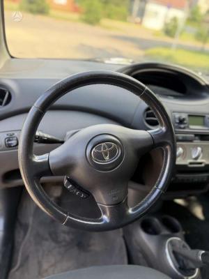 Pelēks Toyota Yaris 2005 Kauņa, ar dzinēja tilpumu 1.36 L un nobraukumu 237 tūkst. km par 990 €, foto 19 vietnē AUTOMOTO.COM.LV