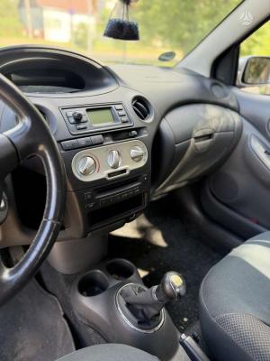 Pelēks Toyota Yaris 2005 Kauņa, ar dzinēja tilpumu 1.36 L un nobraukumu 237 tūkst. km par 990 €, foto 20 vietnē AUTOMOTO.COM.LV