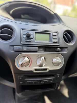 Pelēks Toyota Yaris 2005 Kauņa, ar dzinēja tilpumu 1.36 L un nobraukumu 237 tūkst. km par 990 €, foto 23 vietnē AUTOMOTO.COM.LV