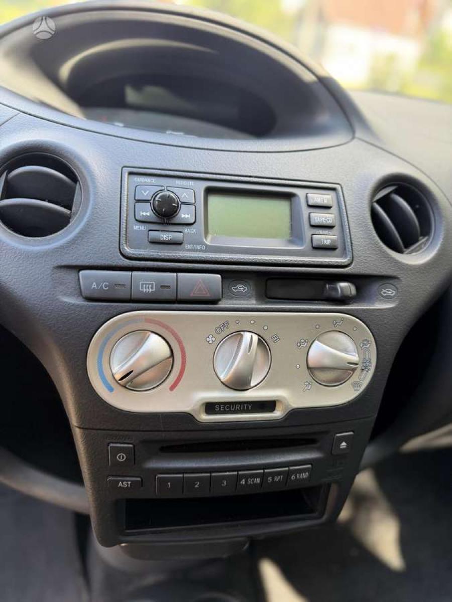 Pelēks Toyota Yaris 2005 Kauņa, ar dzinēja tilpumu 1.36 L un nobraukumu 237 tūkst. km par 990 €, foto 23 vietnē AUTOMOTO.COM.LV