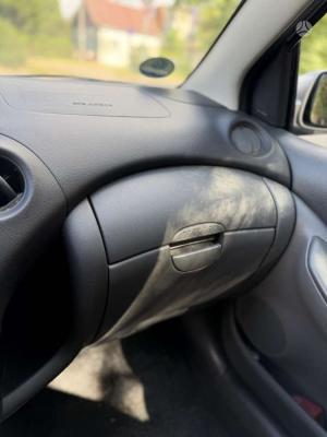 Pelēks Toyota Yaris 2005 Kauņa, ar dzinēja tilpumu 1.36 L un nobraukumu 237 tūkst. km par 990 €, foto 25 vietnē AUTOMOTO.COM.LV