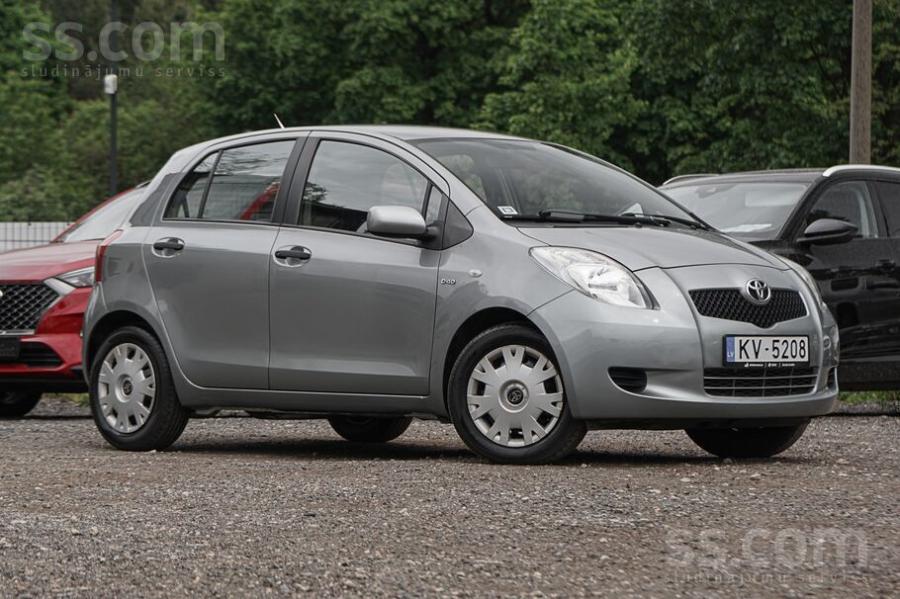 Pelēks Toyota Yaris 2006 Rīga, ar dzinēja tilpumu 1.40 L un nobraukumu 263 tūkst. km par 2250 €, foto 2 vietnē AUTOMOTO.COM.LV