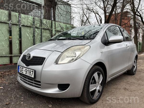 Grey Toyota Yaris 2006 in Riga, with an engine capacity of 1.30 L and mileage of 0 thousand km for 900 €, photo 2 on AUTOMOTO.COM.LV