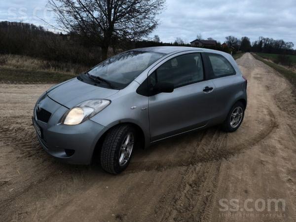 Pelēks Toyota Yaris 2006 Jelgava, ar dzinēja tilpumu 1.40 L un nobraukumu 339 tūkst. km par 1350 €, foto 1 vietnē AUTOMOTO.COM.LV