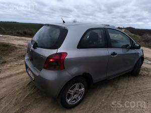 Pelēks Toyota Yaris 2006 Jelgava, ar dzinēja tilpumu 1.40 L un nobraukumu 339 tūkst. km par 1350 €, foto 4 vietnē AUTOMOTO.COM.LV