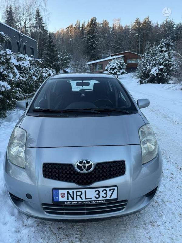 Grey Toyota Yaris 2006 in Vilnius, with an engine capacity of 1.36 L and mileage of 244 thousand km for 1450 €, photo 5 on AUTOMOTO.COM.LV