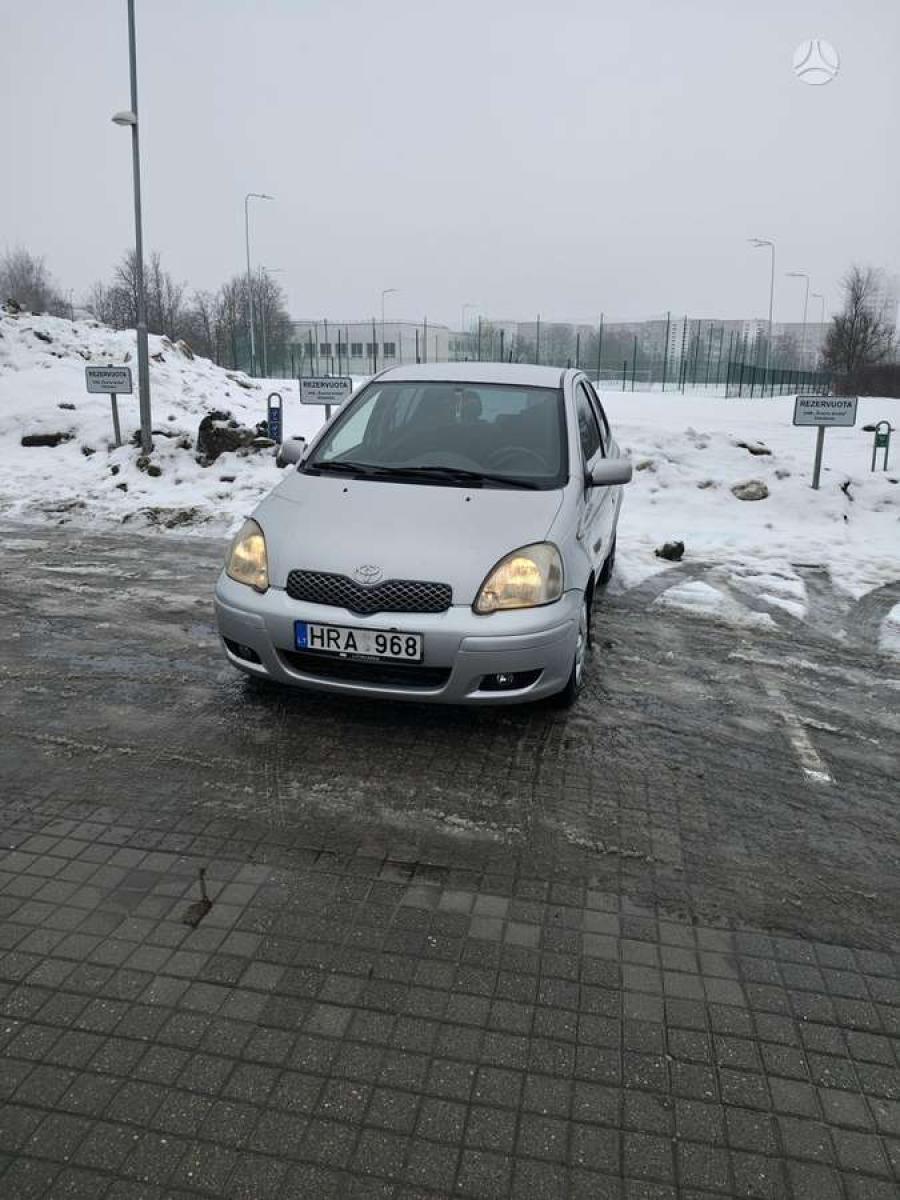 Grey Toyota Yaris 2006 in Vilnius, with an engine capacity of 1.36 L and mileage of 267 thousand km for 1200 €, photo 2 on AUTOMOTO.COM.LV