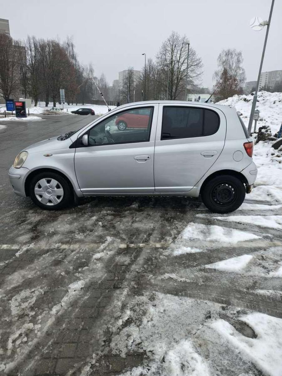Grey Toyota Yaris 2006 in Vilnius, with an engine capacity of 1.36 L and mileage of 267 thousand km for 1200 €, photo 5 on AUTOMOTO.COM.LV