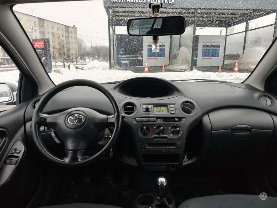 Grey Toyota Yaris 2006 in Vilnius, with an engine capacity of 1.36 L and mileage of 267 thousand km for 1200 €, photo 6 on AUTOMOTO.COM.LV