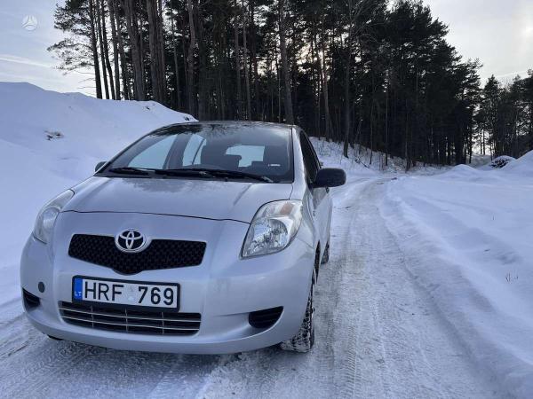 Pelēks Toyota Yaris 2006 Kauņa, ar dzinēja tilpumu 1.30 L un nobraukumu 209 tūkst. km par 1950 €, foto 10 vietnē AUTOMOTO.COM.LV